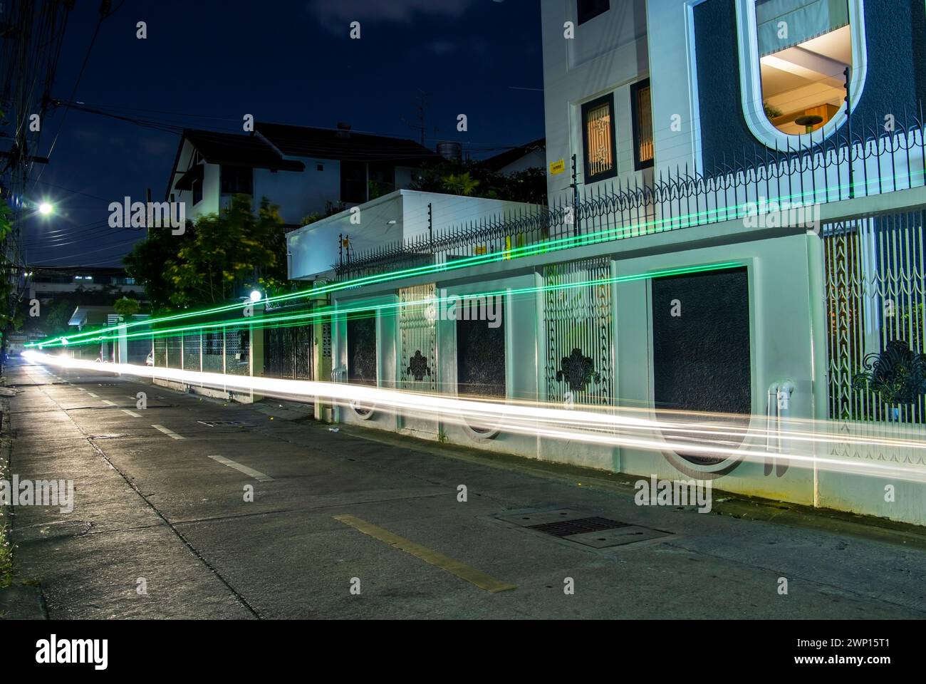 Nighttime street scene with car hi-res stock photography and images - Alamy