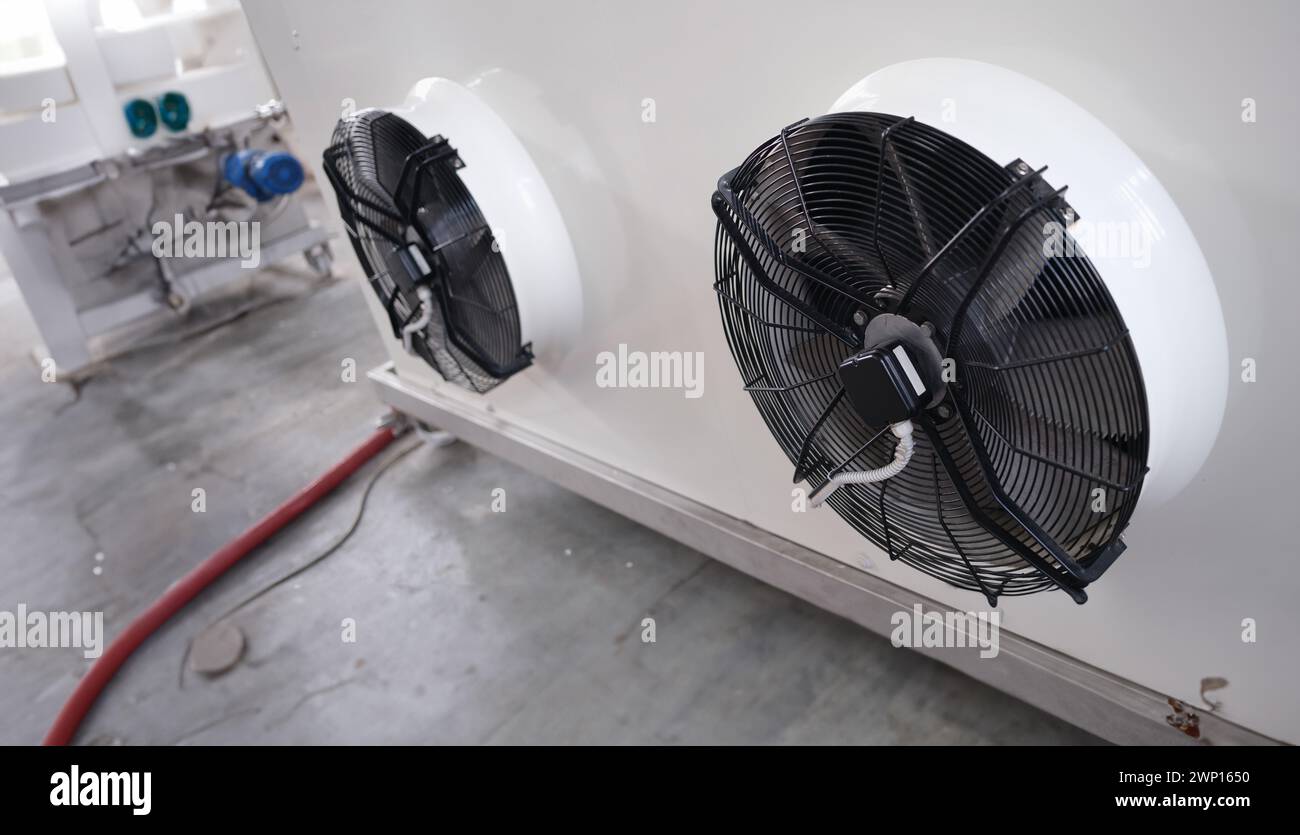 Engine room operation hi-res stock photography and images - Alamy