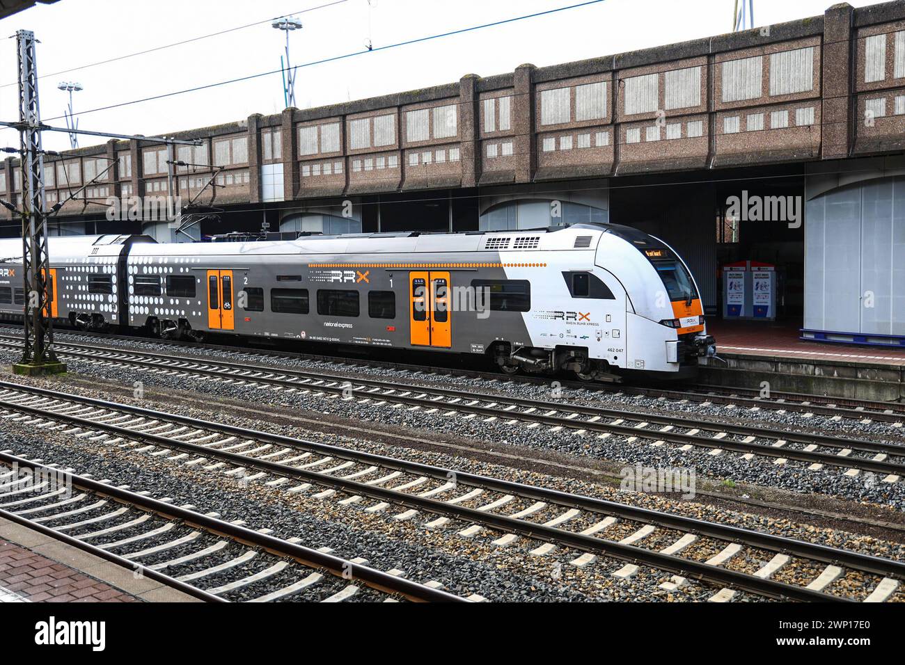 Rhein Ruhr Express - RRX im Bahnhof Kassel Wilhelmshöhe *** Rhein Ruhr ...