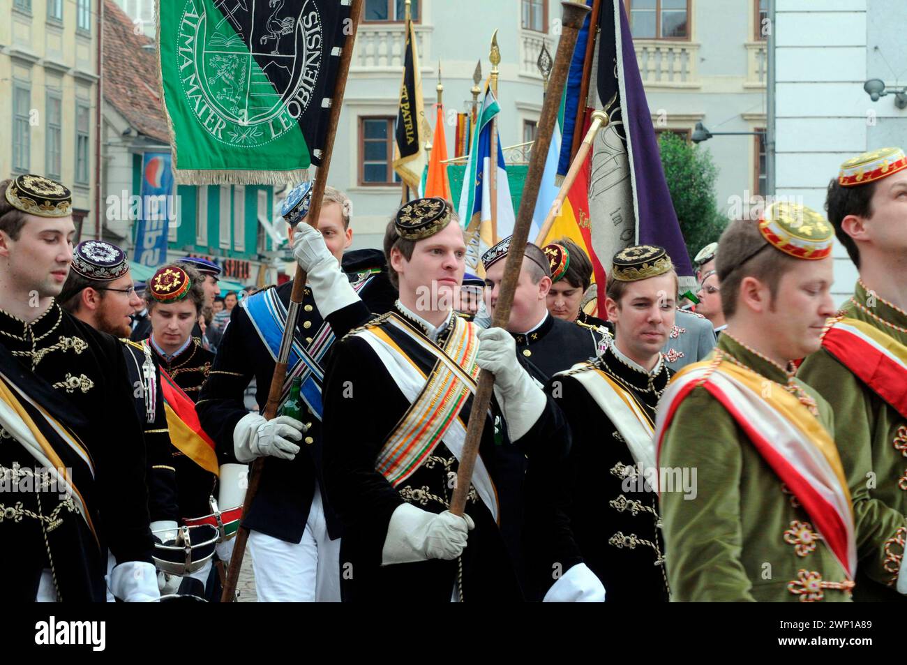 fraternity and sorority oder greek-letter organisation at college or ...