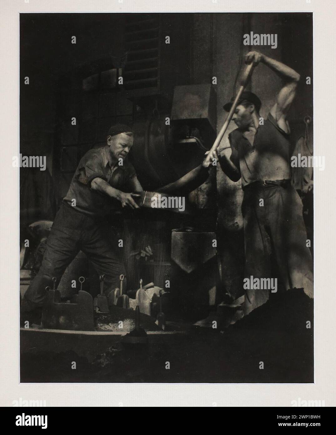 Oblicza socrealizmu warszawa hi-res stock photography and images - Alamy