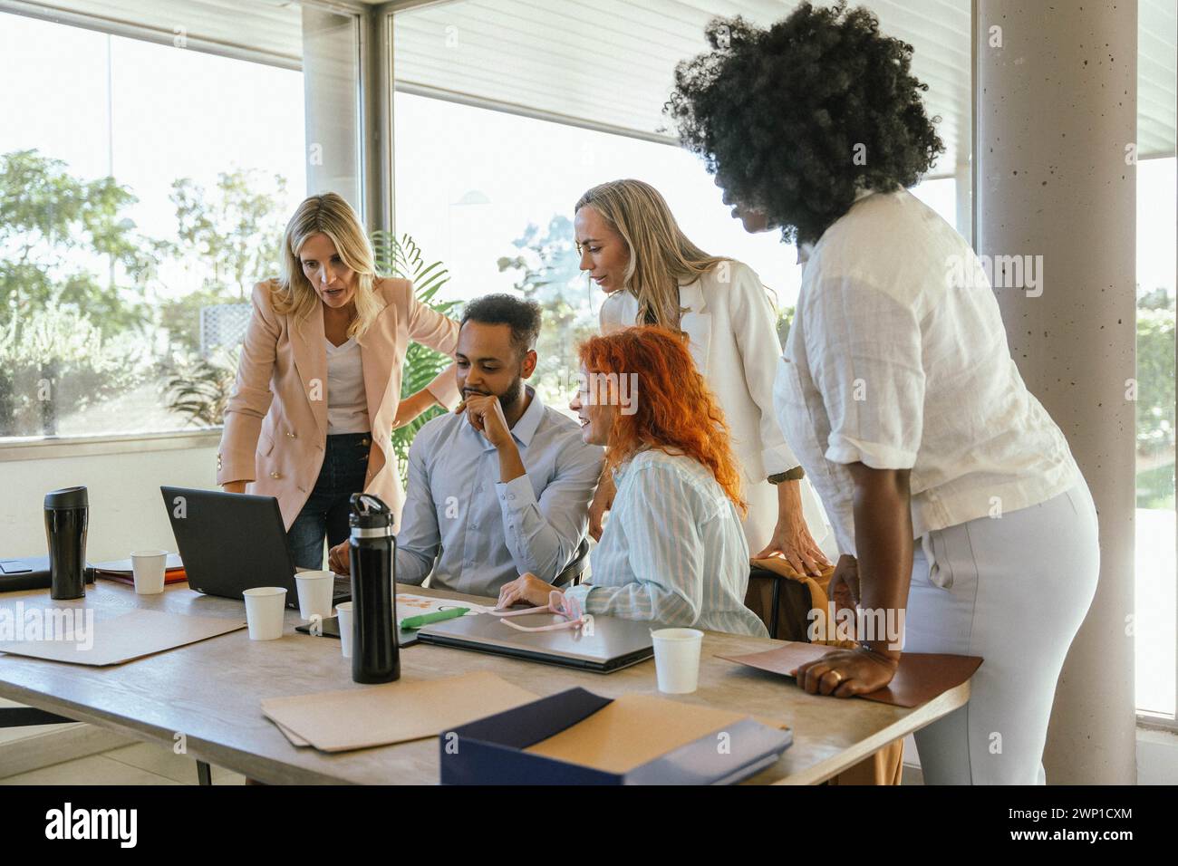 Business woman creative team hi-res stock photography and images - Alamy