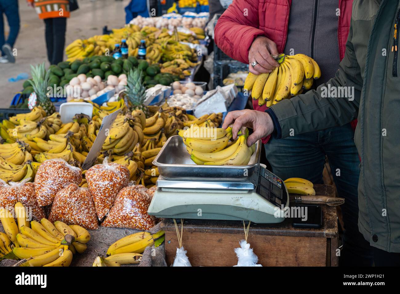 Weighing machine in grocery store hi-res stock photography and images ...