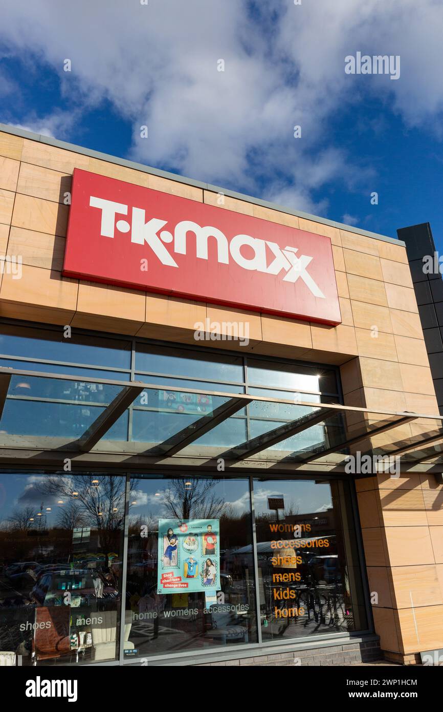 TK Max logo at Hermiston Gait retail park, Edinburgh, Scotland Stock ...
