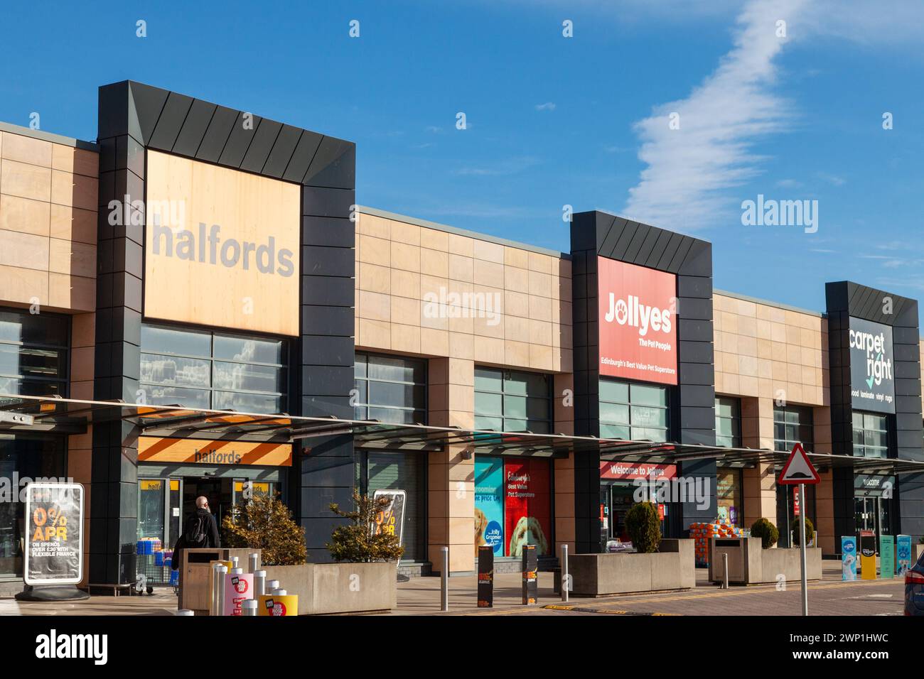 Halfords logo hi-res stock photography and images - Alamy