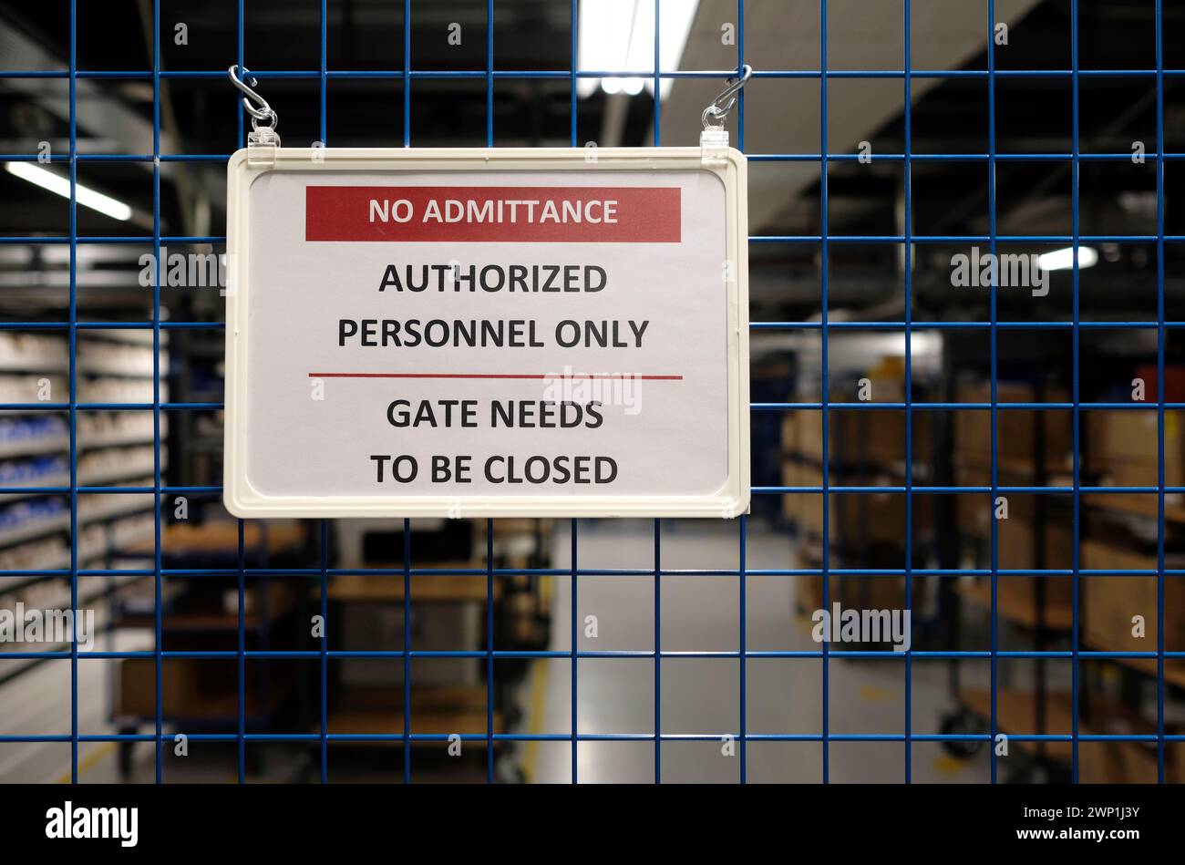 Warehouse fence hi-res stock photography and images - Alamy