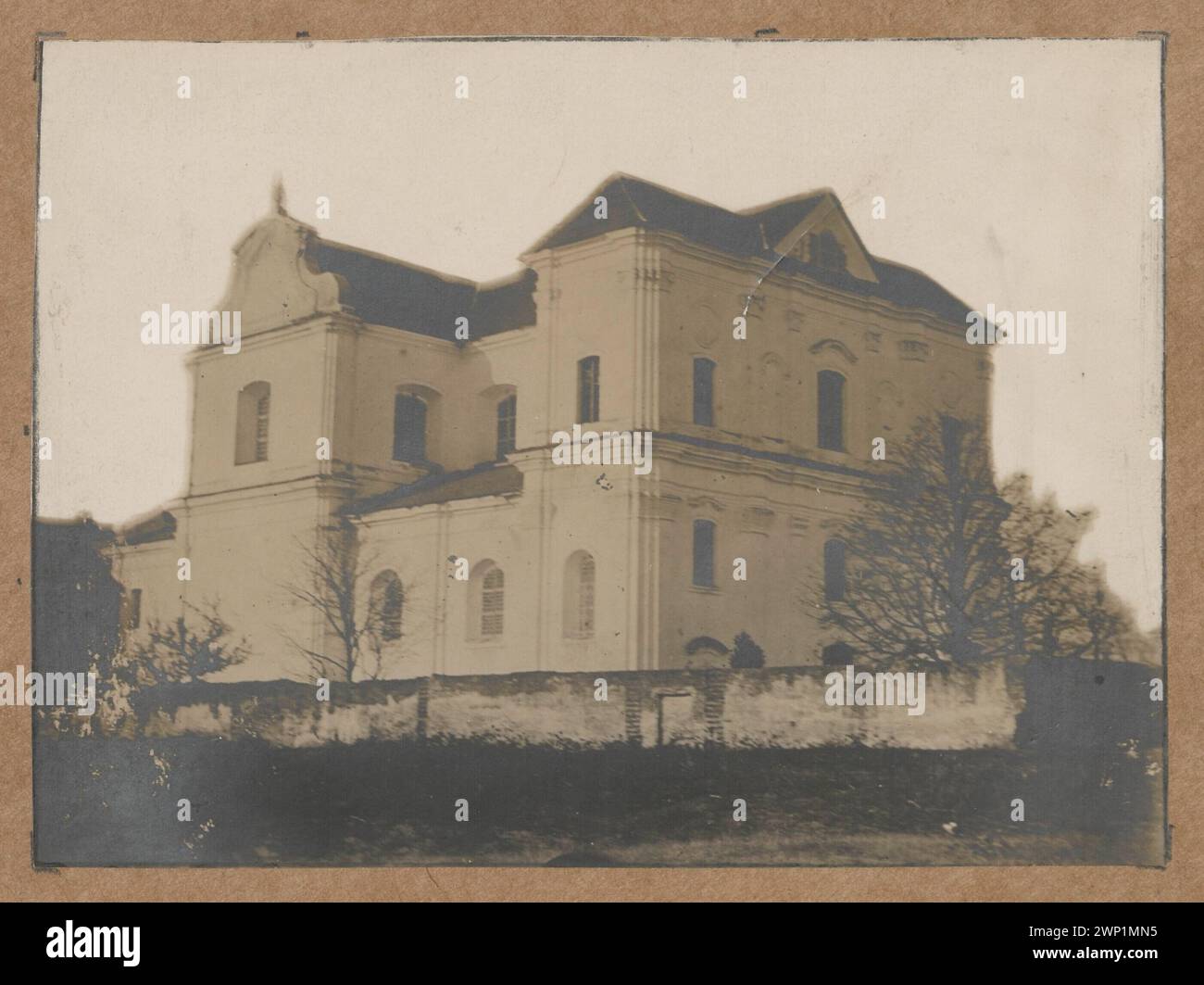 This photograph shows the wrecked Pi Church in the Lubieszów area ...