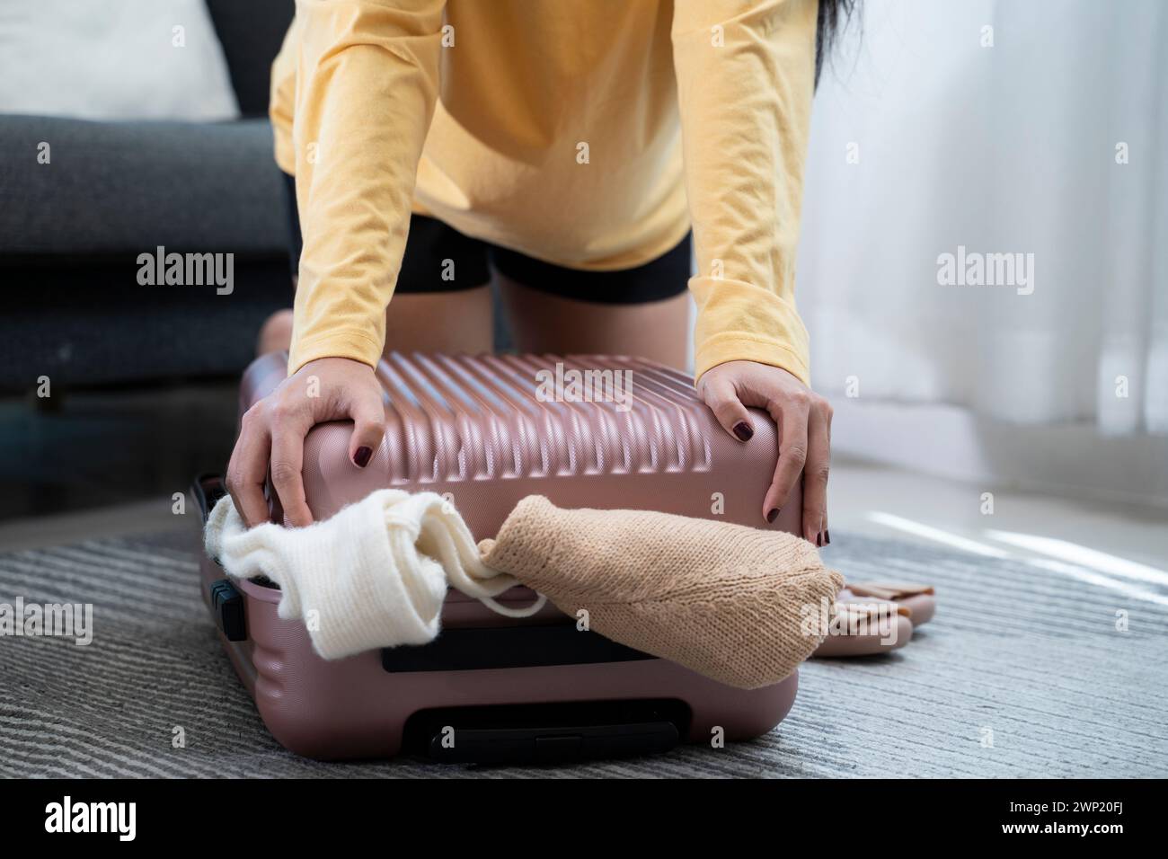 Tourist planning vacation in hi-res stock photography and images - Alamy