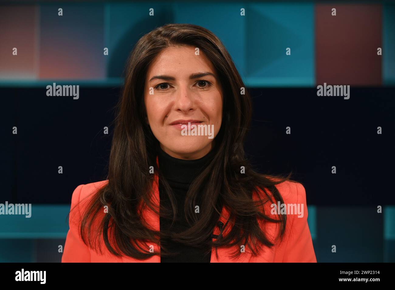 Serap guler hi-res stock photography and images - Alamy