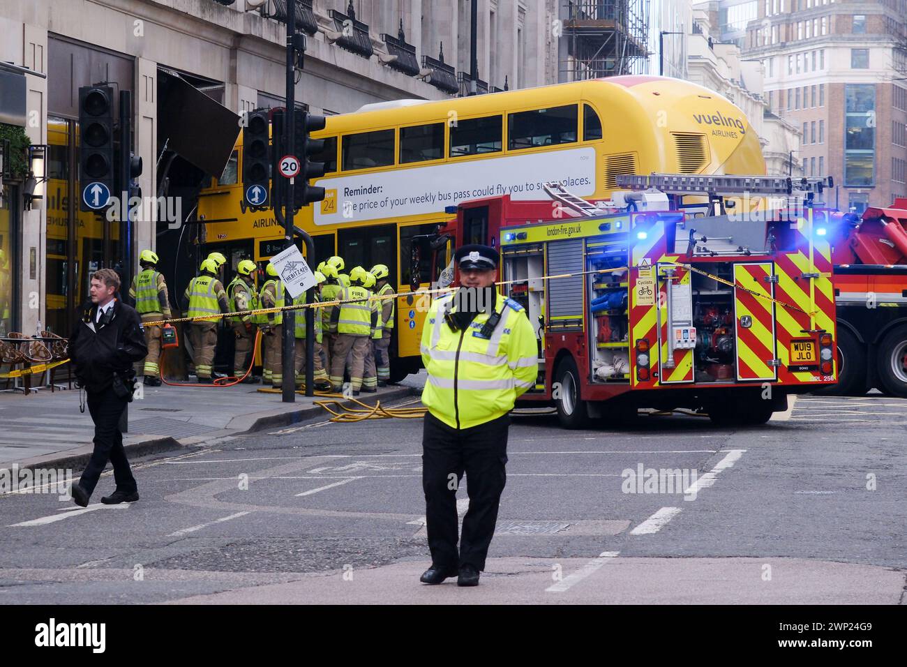 Bus crash london hi-res stock photography and images - Alamy