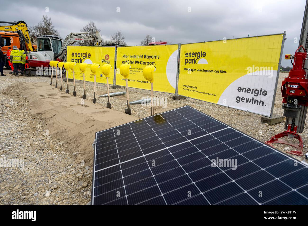 Solarcarportanlage hi-res stock photography and images - Alamy