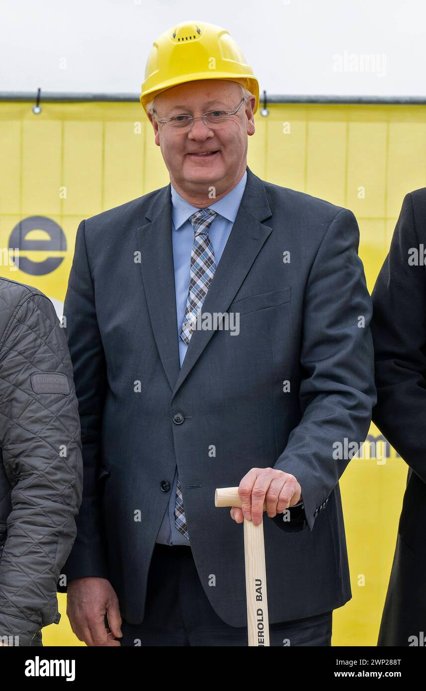 Solarcarportanlage hi-res stock photography and images - Alamy