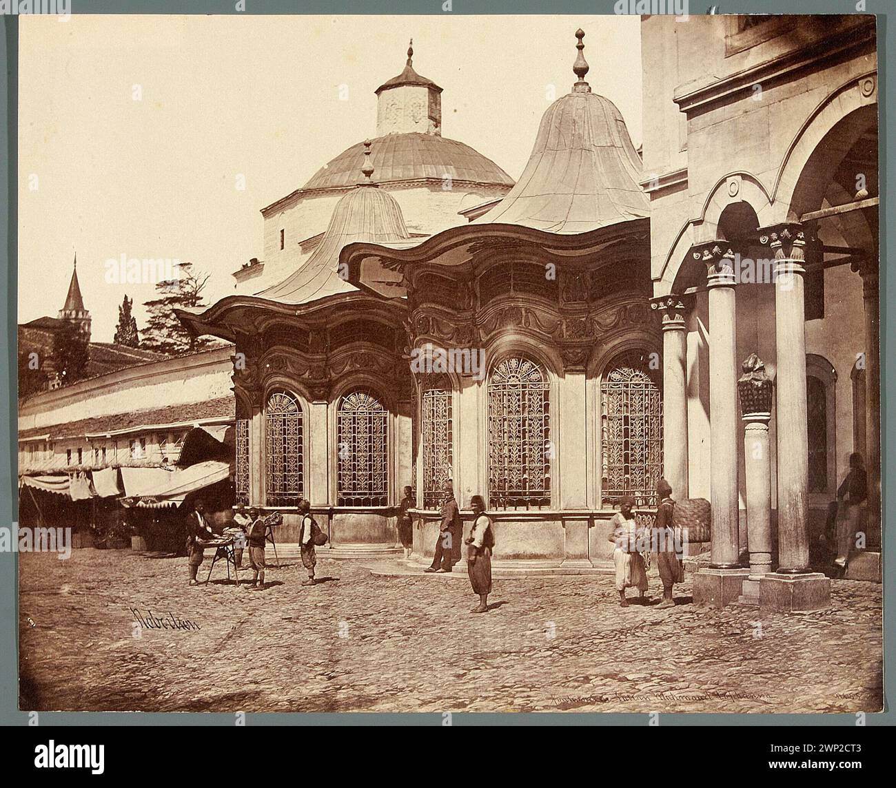 Fontaine de Sultan Mahmoud. Tophanna "[Istanbu Photographic / photo ...