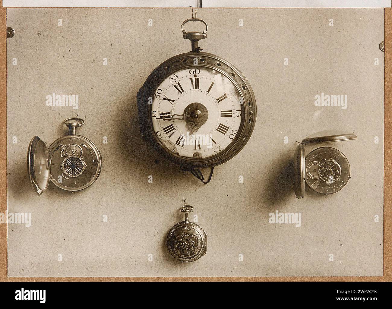 Pocket watches 18th century hi-res stock photography and images - Alamy