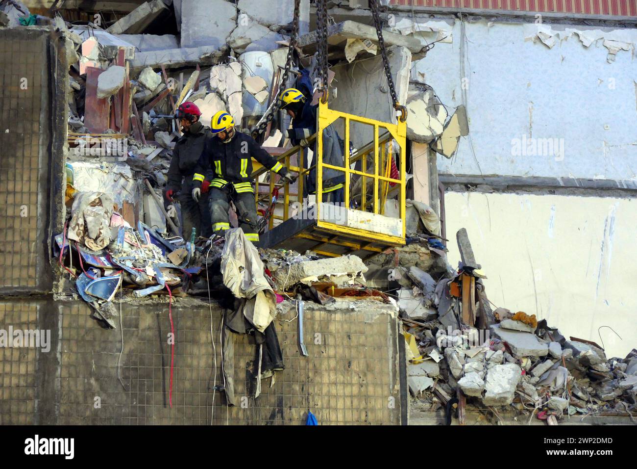 Non Exclusive: ODESA, UKRAINE - MARCH 03, 2024 - Rescuers conduct a ...