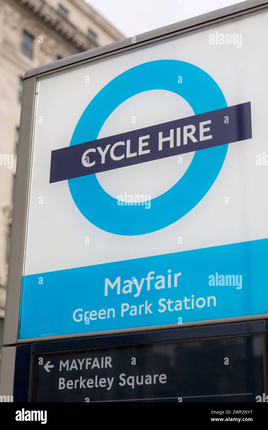 Mayfair sign green park hi-res stock photography and images - Alamy