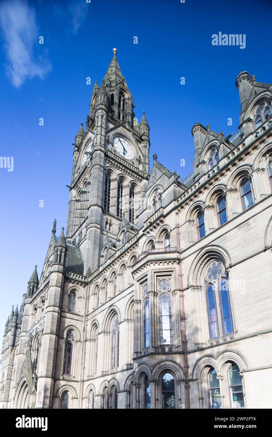 Tower of manchester town hall hi-res stock photography and images - Alamy