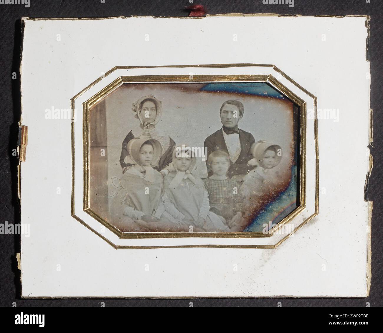 Antique family portrait parents children hi-res stock photography and ...