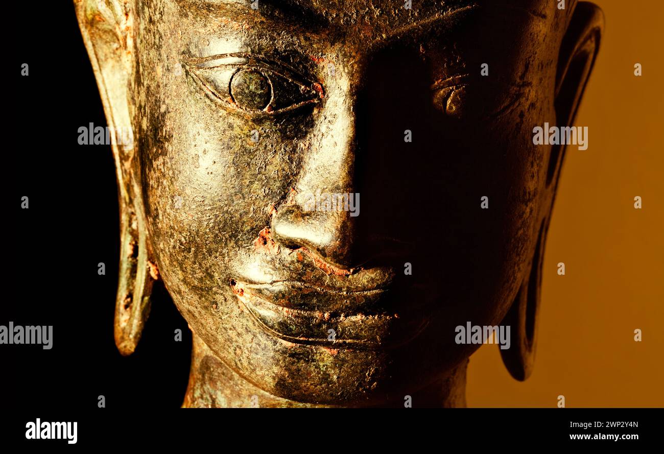 Indian coloured statue hi-res stock photography and images - Alamy