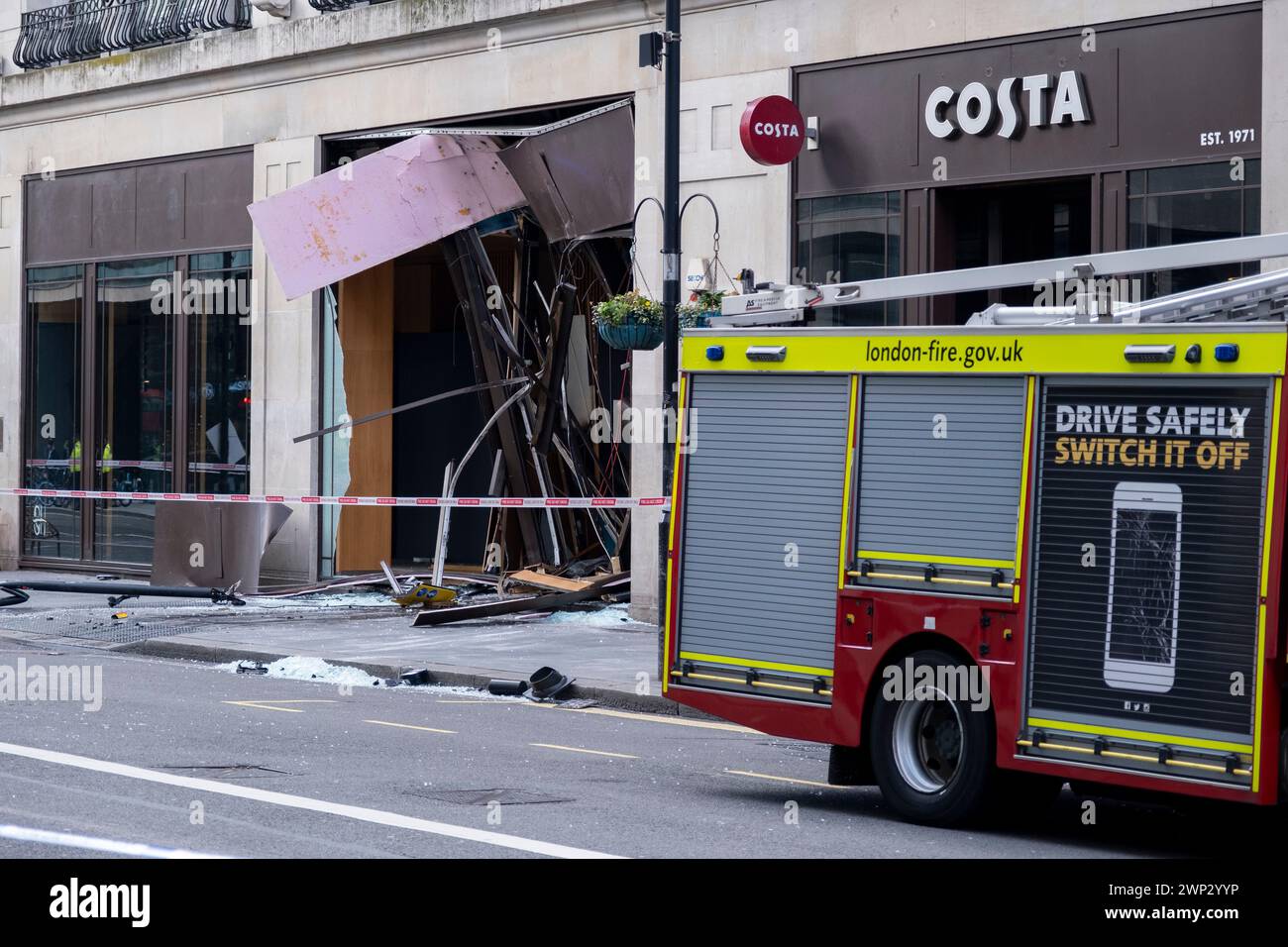 Aftermath of a double-decker bus crash which took place on New Oxford ...