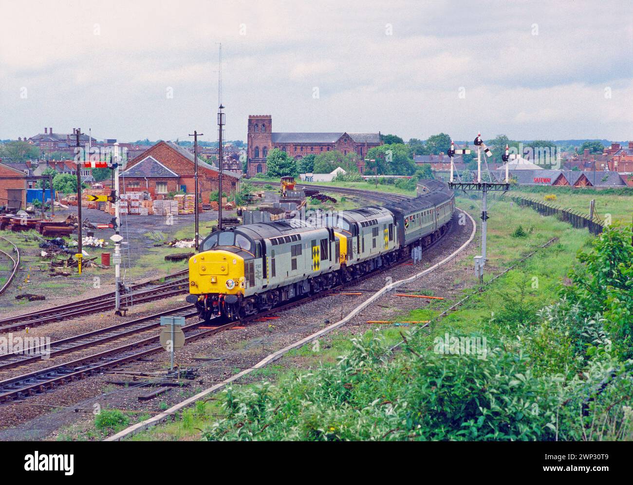 Regional railways class 37 locomotive hi-res stock photography and ...