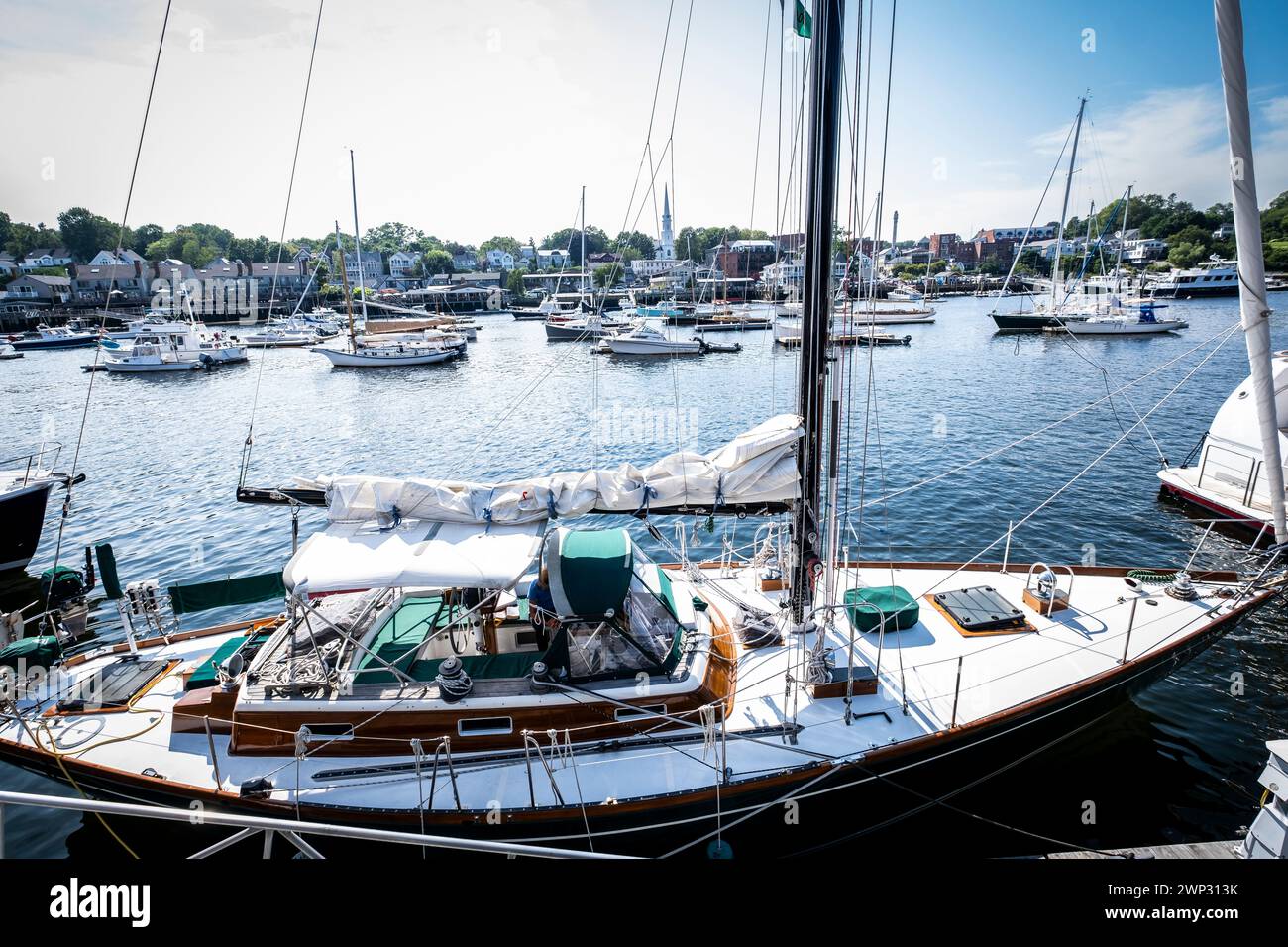 Downtown camden maine new england hi-res stock photography and images ...