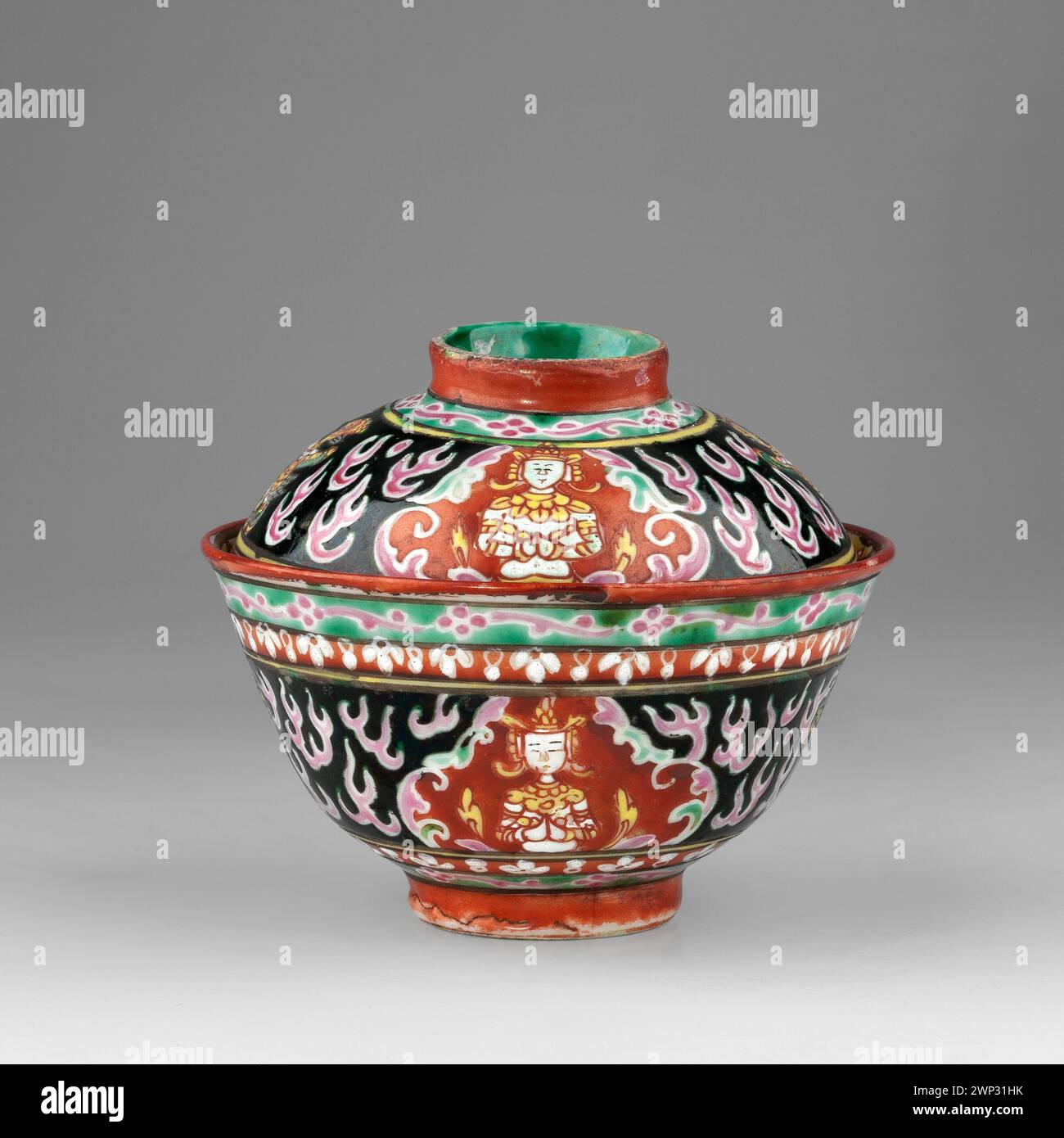 Bencharong hi-res stock photography and images - Alamy