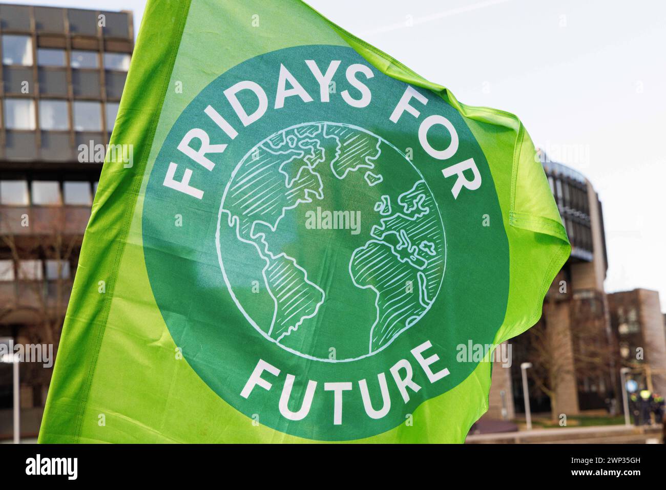 Fridays For Future und Verdi Demo in Düsseldorf Fridays For Future und Verdi demonstrieren für ...