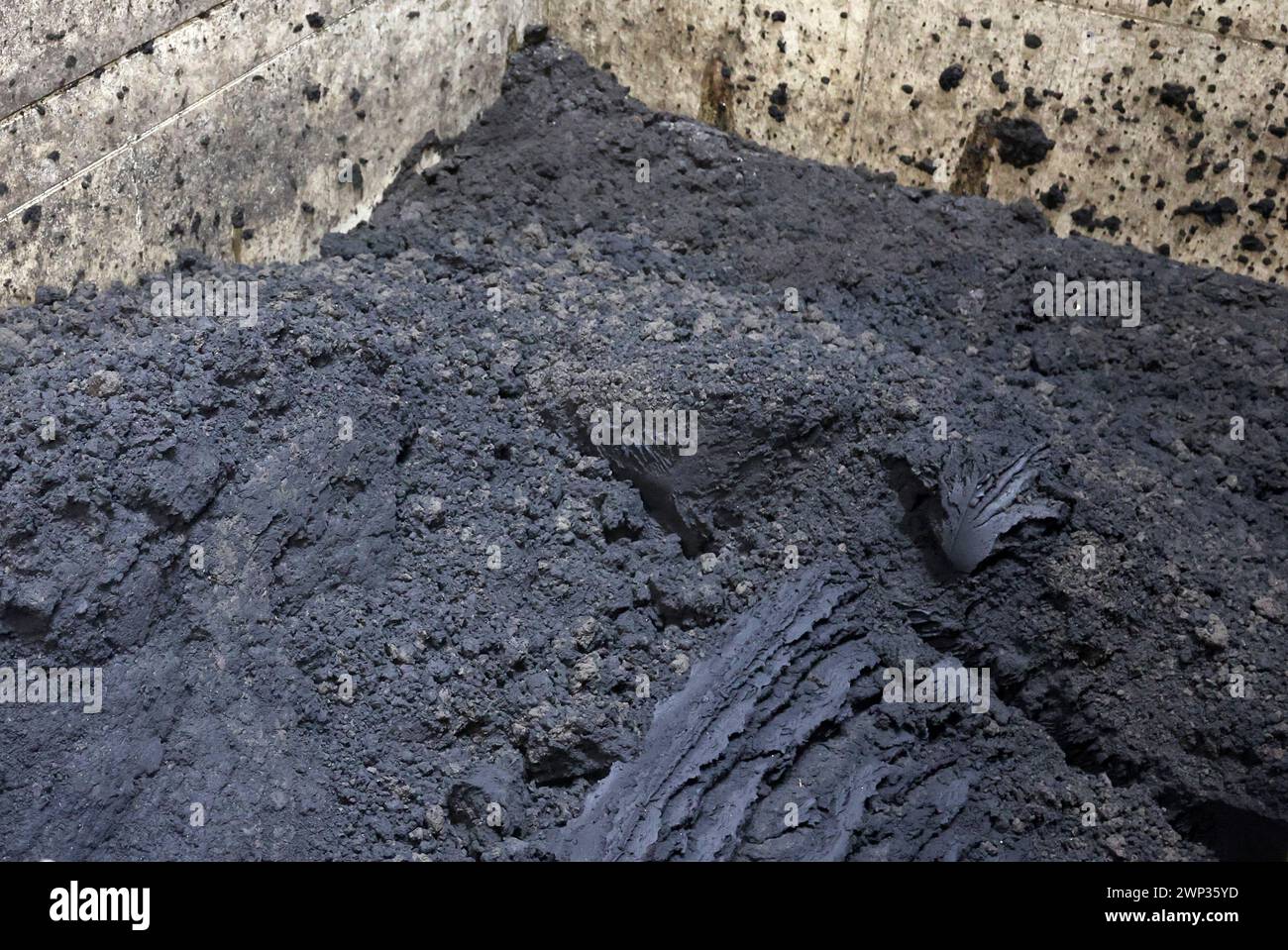 Sewage sludge ash hi-res stock photography and images - Alamy