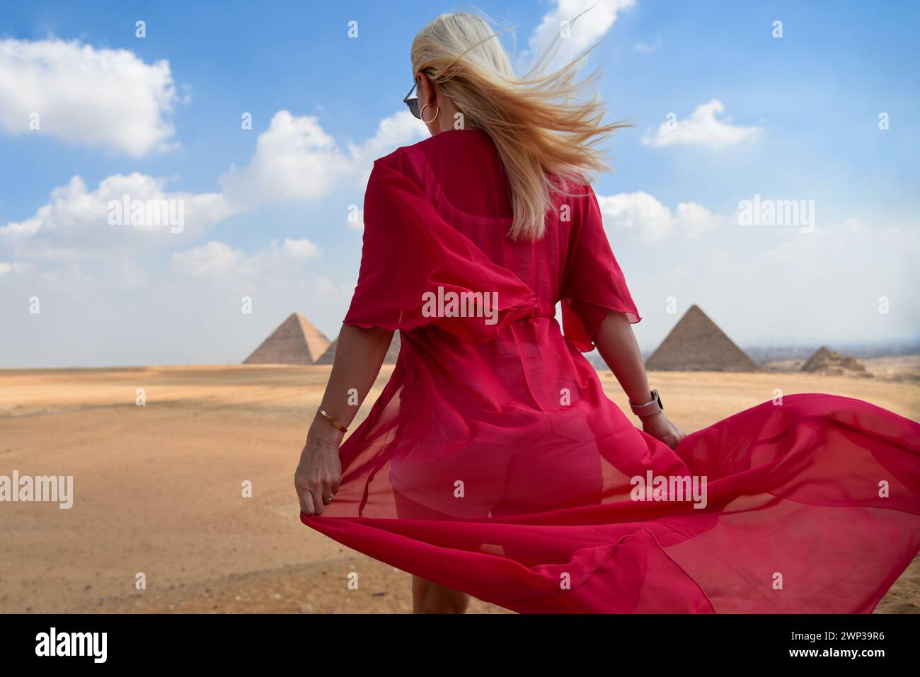 Egypt pyramid girl hi-res stock photography and images - Alamy