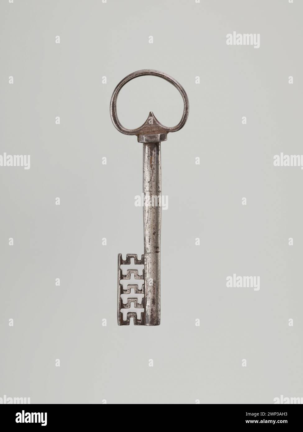 This 17th-century key dates between 1601 and 1700. It is a historical ...