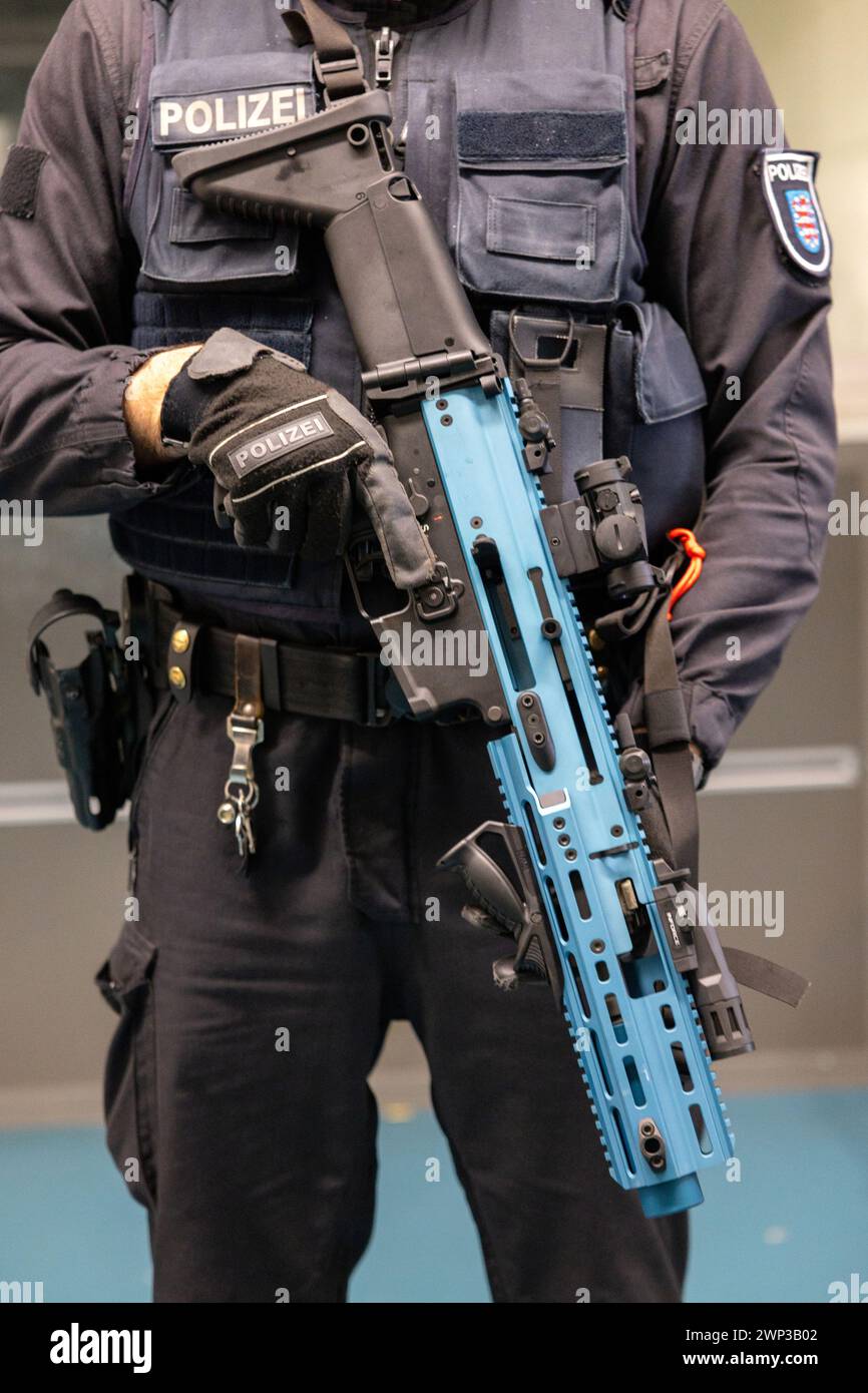 Fn scar hi-res stock photography and images - Alamy