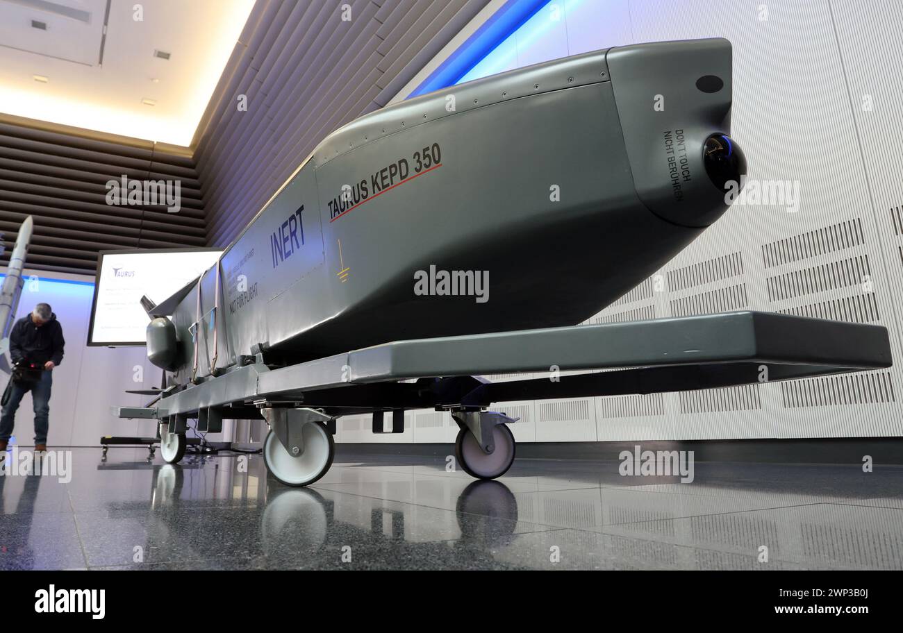 Mbda display hi-res stock photography and images - Alamy