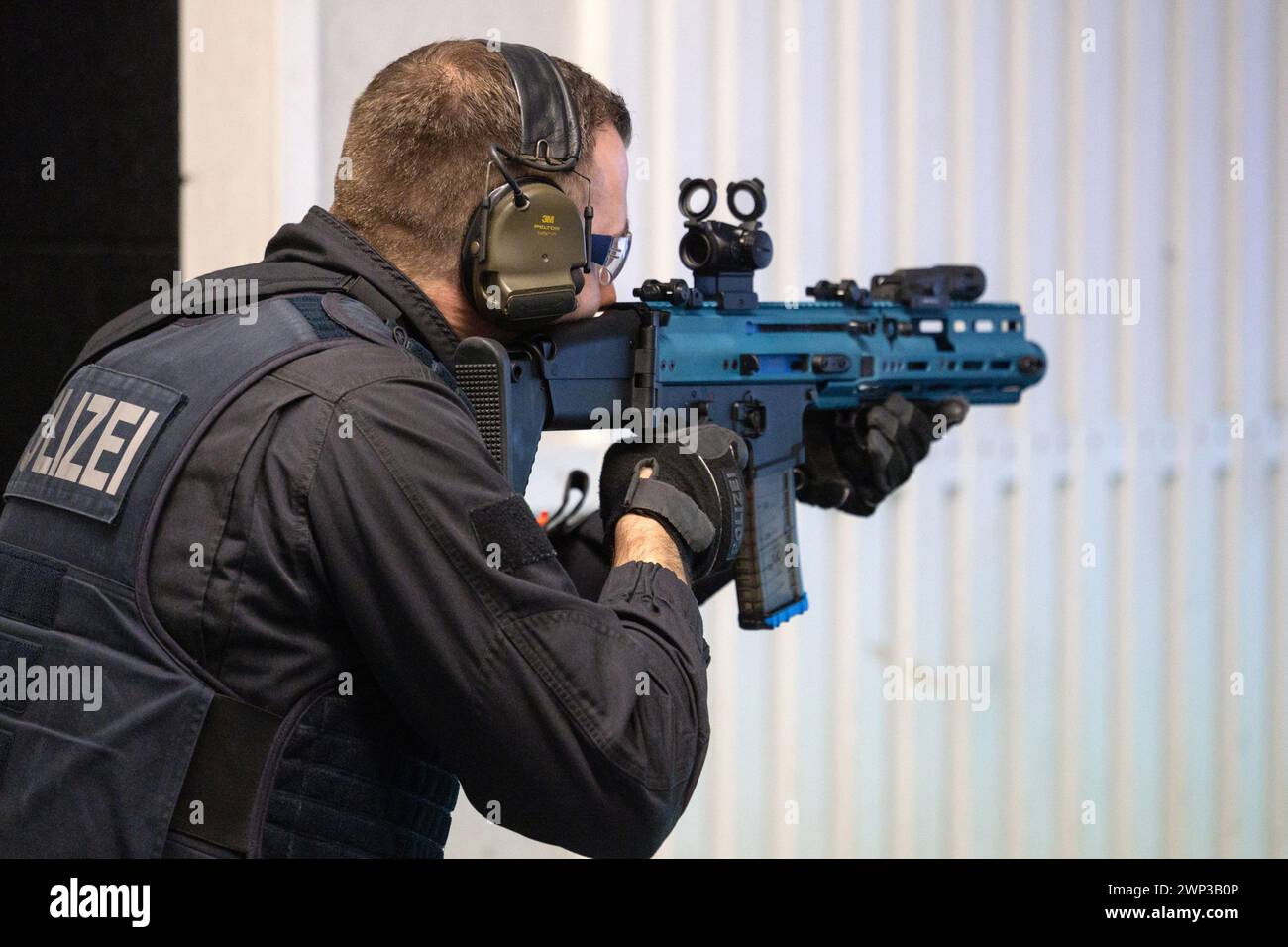 Fn scar hi-res stock photography and images - Alamy