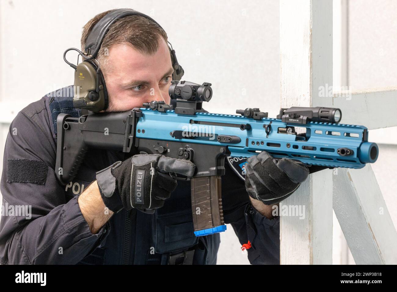 Fn scar hi-res stock photography and images - Alamy