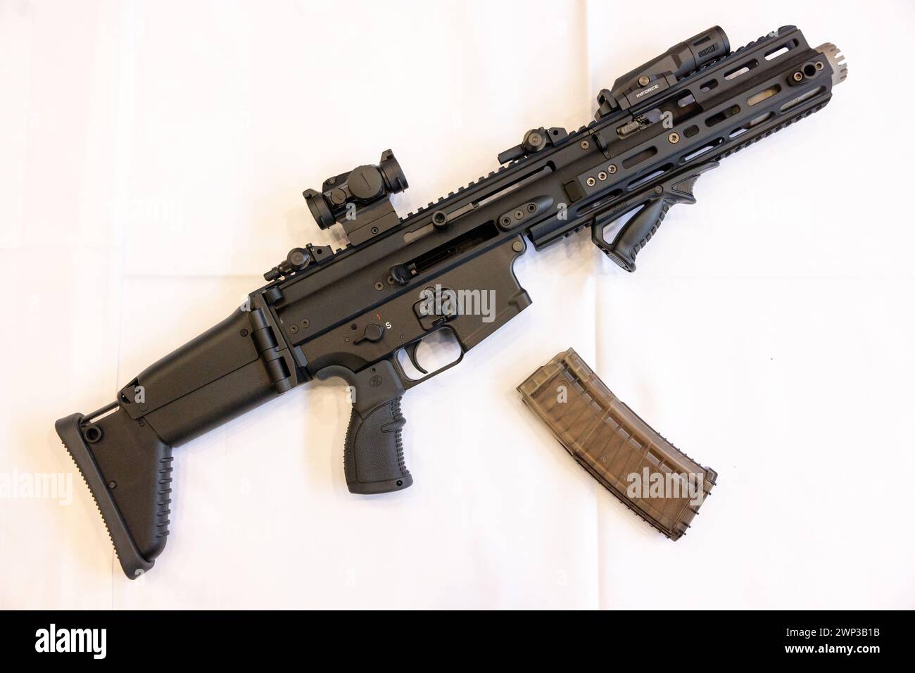 Fn scar hi-res stock photography and images - Alamy