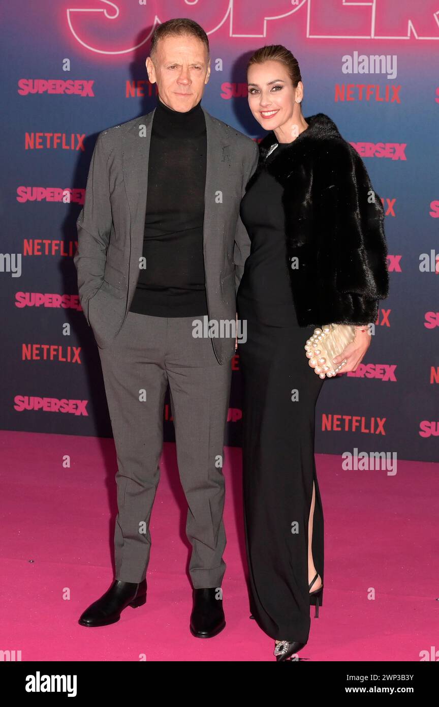 Rocco Siffredi mit Ehefrau Rosa Caracciolo bei der Premiere des Netflix ...