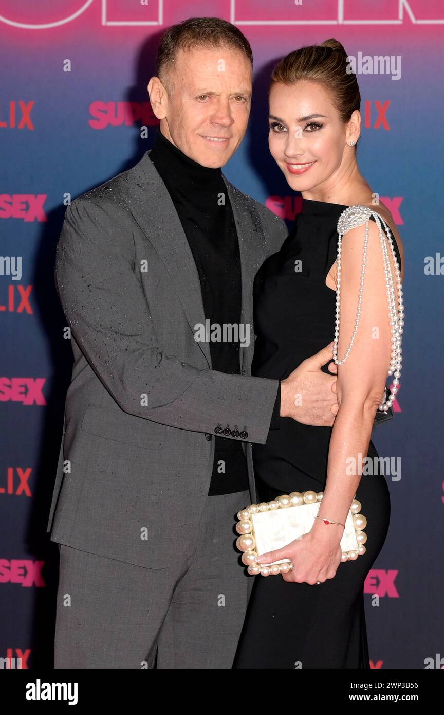 Rocco Siffredi mit Ehefrau Rosa Caracciolo bei der Premiere des Netflix-Miniserie 'Supersex' im ...
