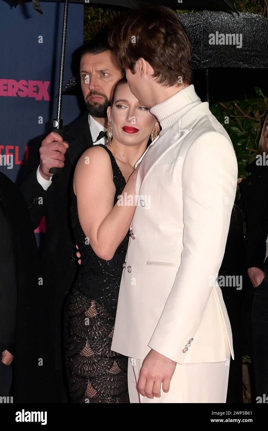 Lorenzo Tano Mit Partnerin Lucrezia Lando Bei Der Premiere Des Netflix