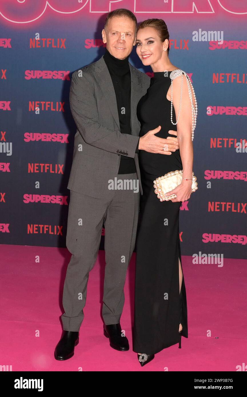 Rocco Siffredi Mit Ehefrau Rosa Caracciolo Bei Der Premiere Des Netflix Miniserie Supersex Im