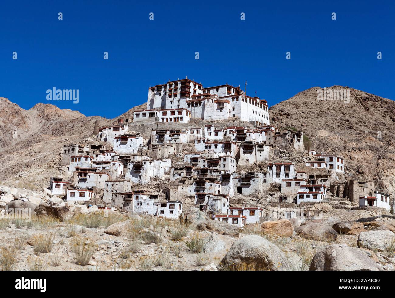 Buddhist monastery mountains hi-res stock photography and images - Alamy