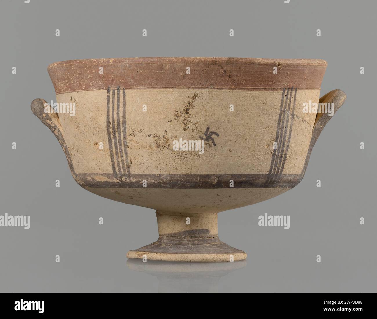 Ceramic vessel showing shape hi-res stock photography and images - Alamy