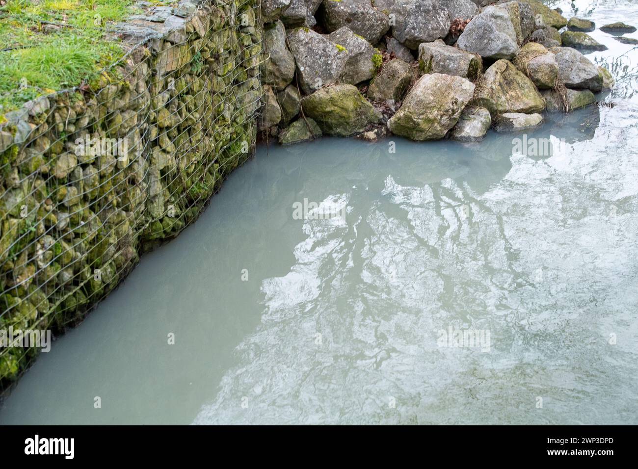 Slough, Berkshrire, UK. 4th March, 2024. Thames Water are discharging ...
