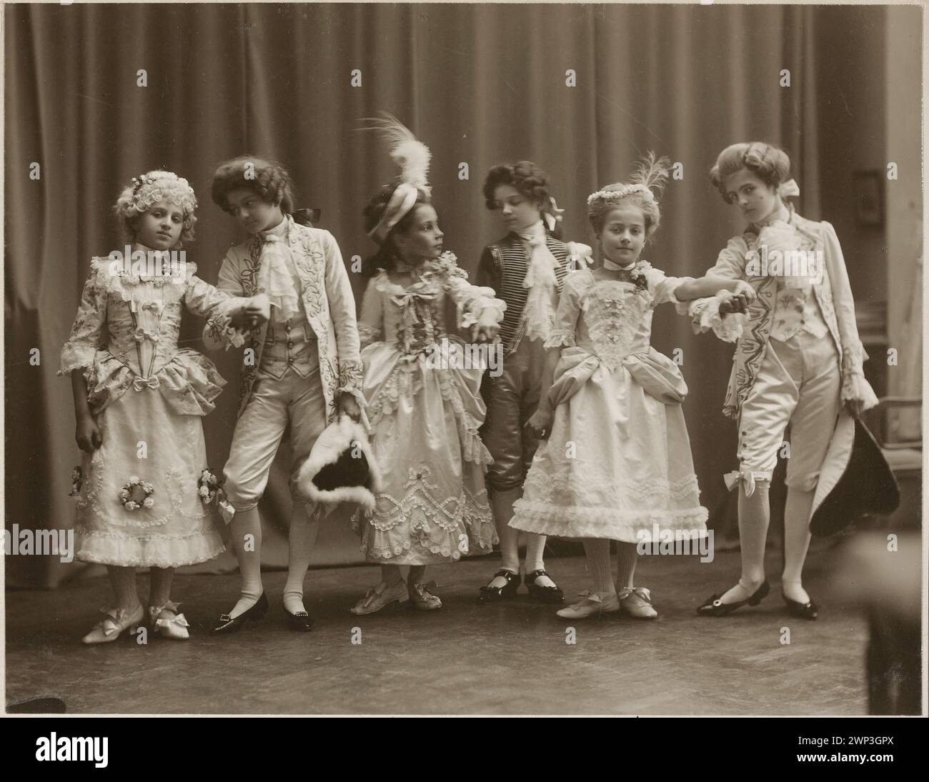 Maria roza 1899 1981 ikonografia hi-res stock photography and images ...