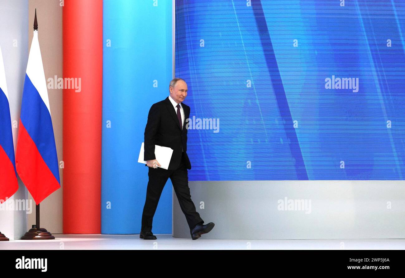 Vladimir putin smirk hi-res stock photography and images - Alamy
