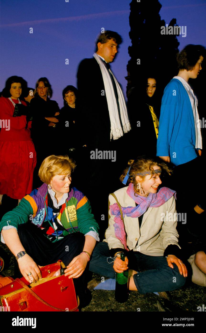 Oxford University students 1990s Uk. May Day dawn celebrations on ...