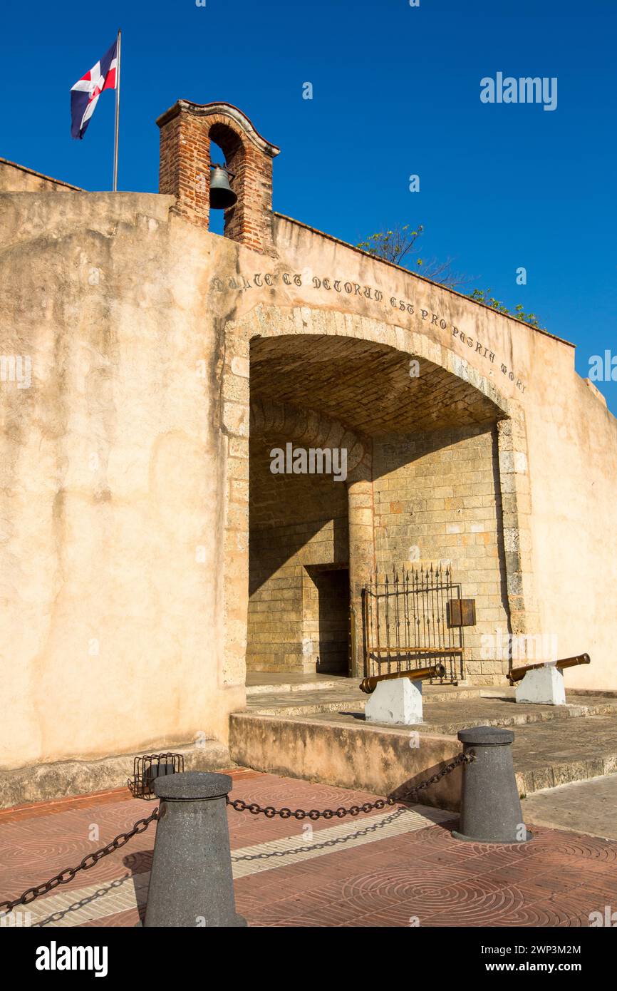 Santo domingo colonial puerta del conde hi-res stock photography and ...