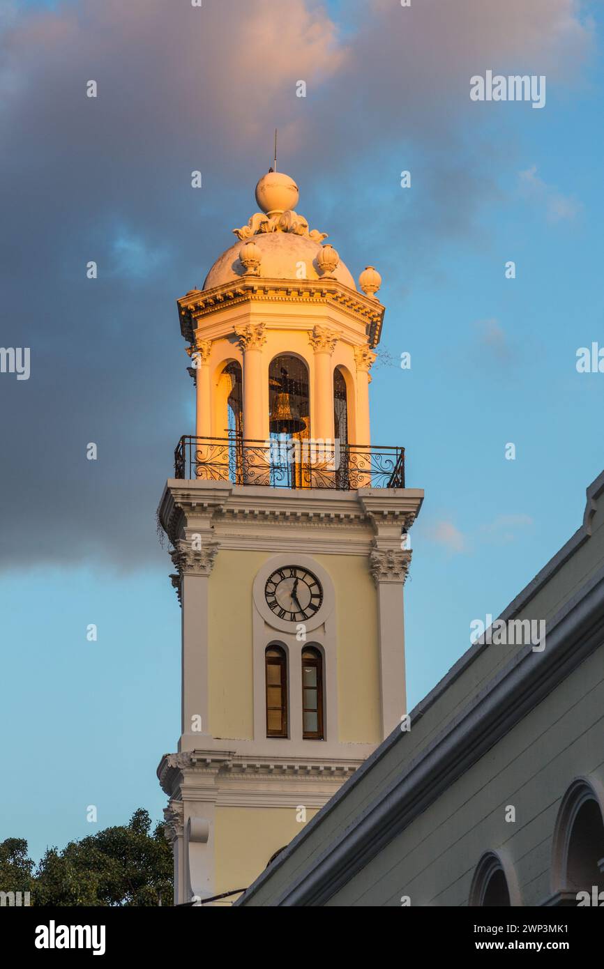 Clock tower caribbean vertical hi-res stock photography and images - Alamy