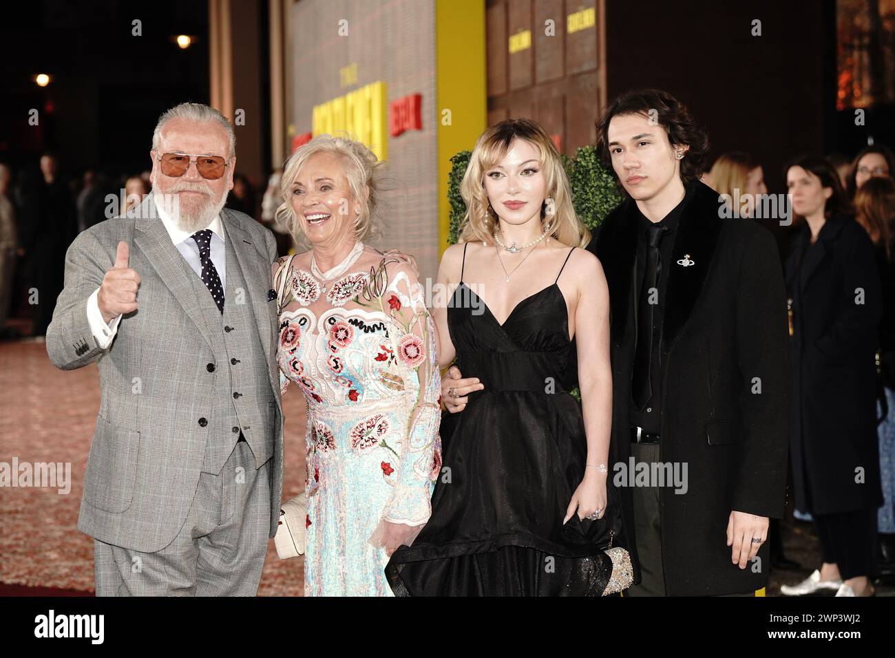 Ray winstone 2024 hi-res stock photography and images - Alamy