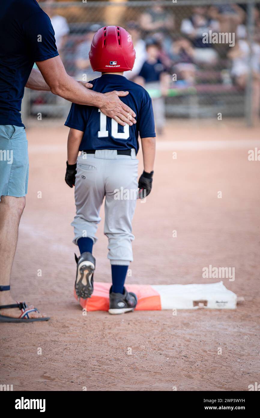 Little league baseball uniform hi-res stock photography and images - Alamy